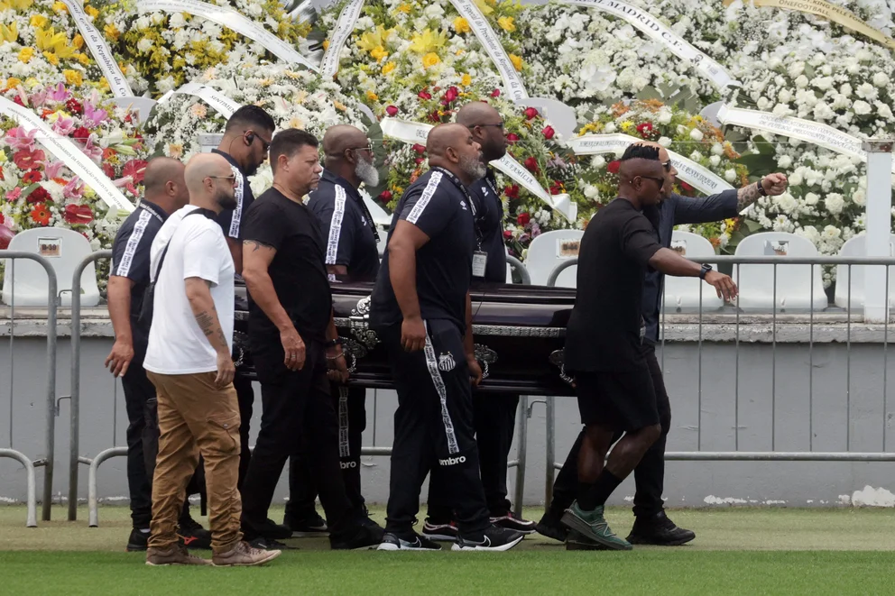La despedida a Pelé: comenzó el funeral de la leyenda del fútbol de ...