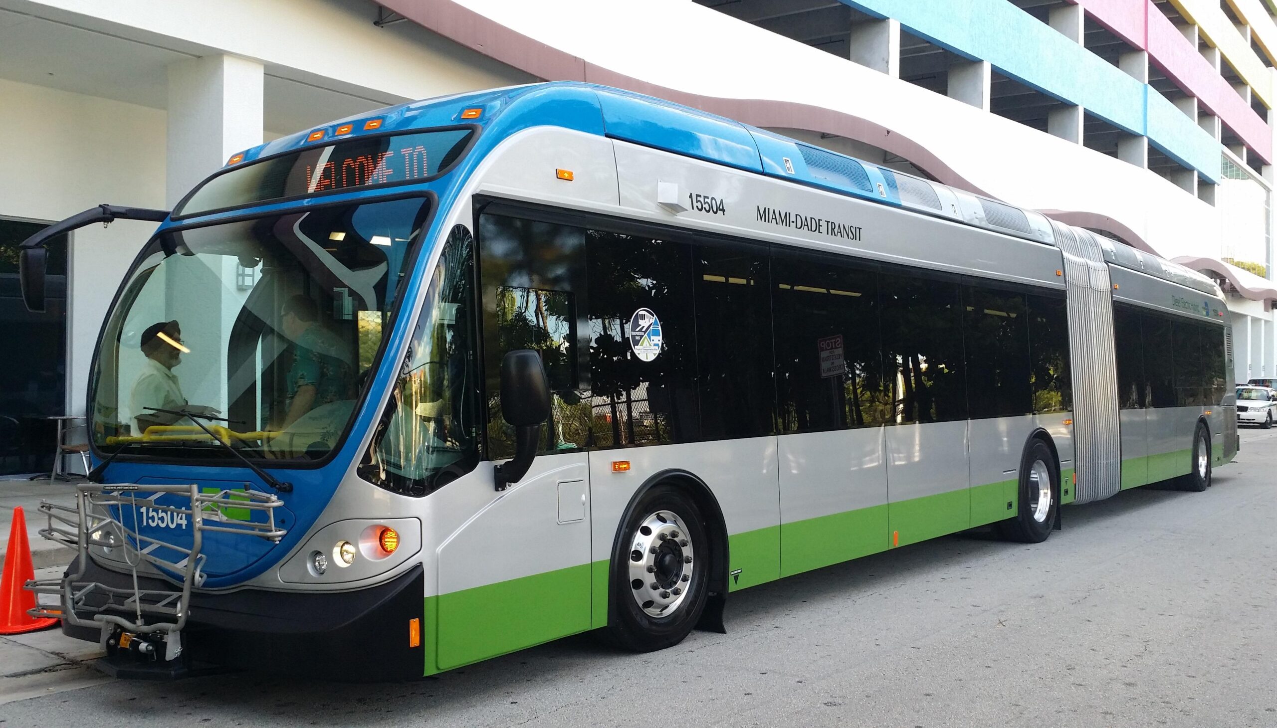 Mejoran la frecuencia de autobuses en Miami - Miami 305 Noticias